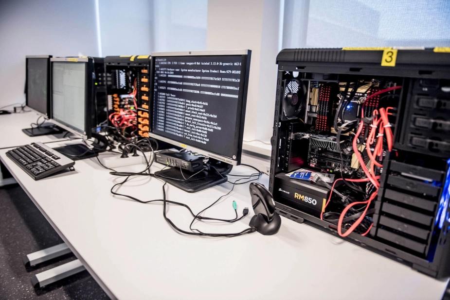 Formand for it-chefer: Cybersikkerhed vigtigere end besparelser - NB ...