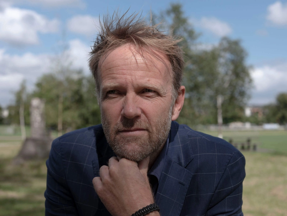 Kommunale ledere stortrives - men medarbejderne er stressramte som ...